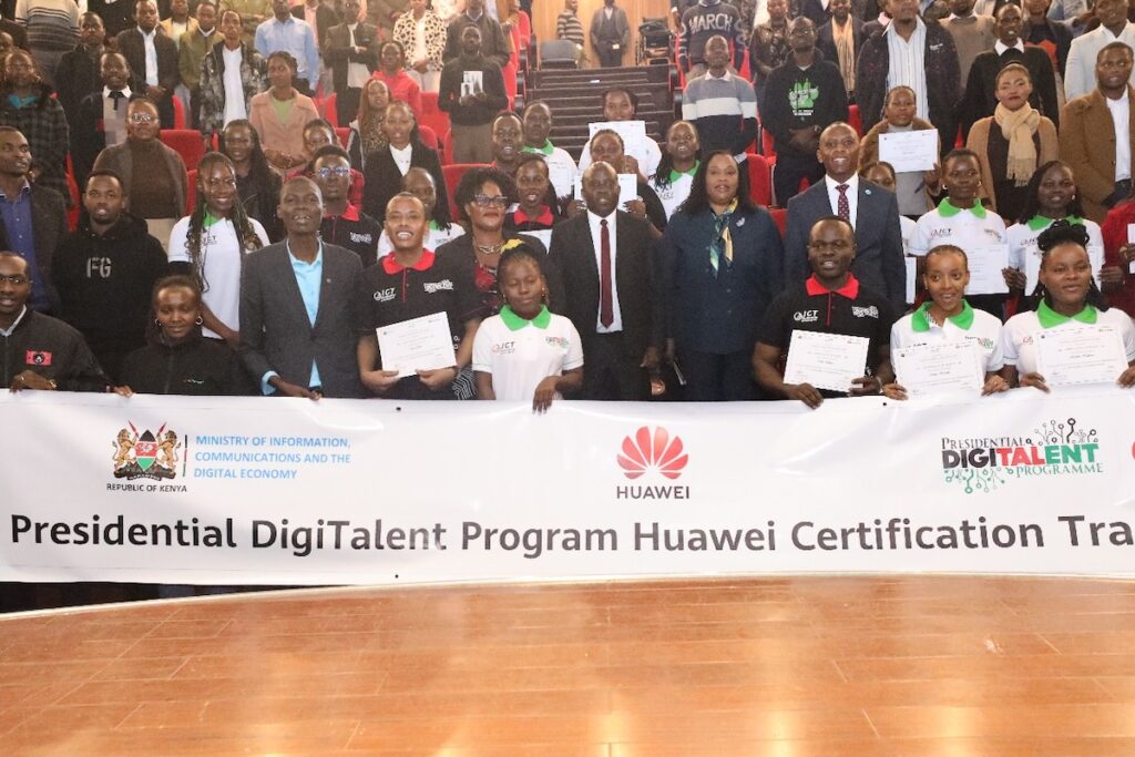 Over 400 Youth Graduate from Huawei ICT Certification Training